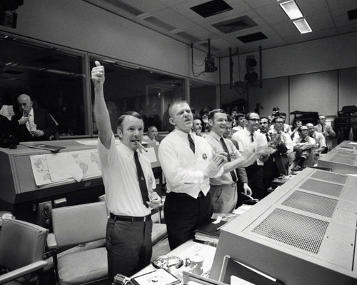 Flight Directors, Mission Control Celebrate Apollo 13 Return ...
