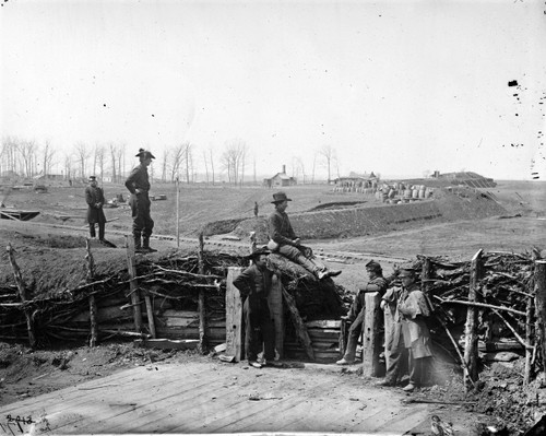 Soldiers in Confederate Fortifications at Manassas | historyshoppe