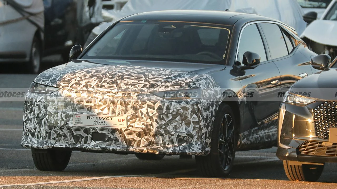 Future DS 4 2025: the facelift seen for the first time