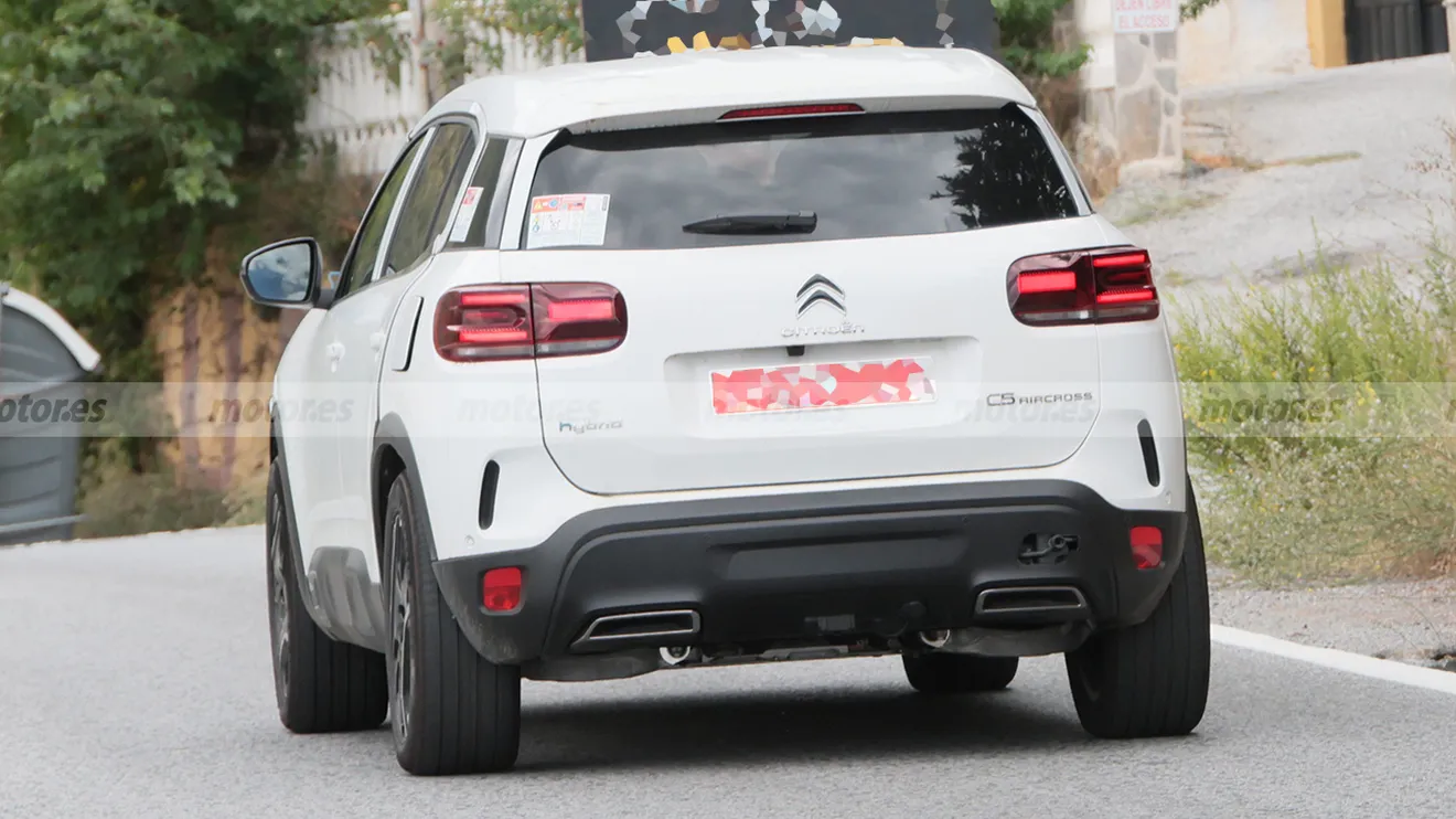 Future Citroën C5 Aircross 2025: development tests begin