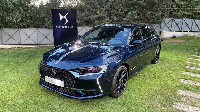 La DS 9 présentée en Espagne : focus sur la finition Performance Line