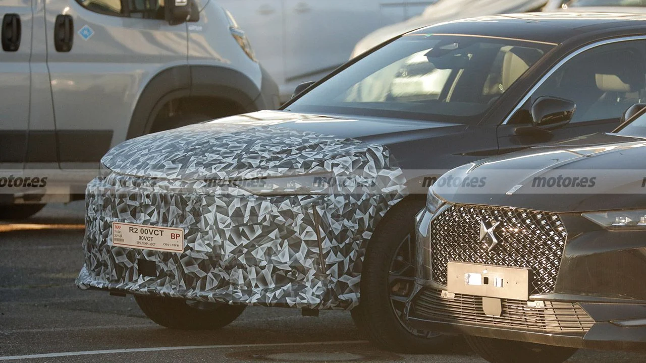 Future DS 4 2025: the facelift seen for the first time