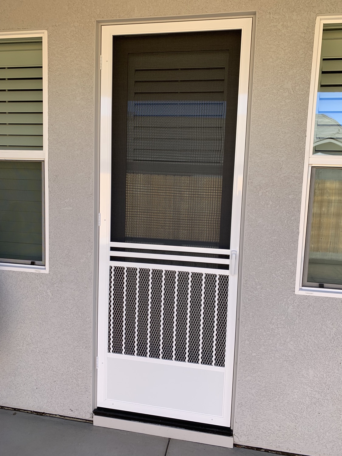 Swinging Screen Doors - Steve's Mobile Sunscreens