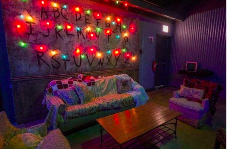 “STRANGER THINGS“ BAR POPUP | Eventos | Brasil | Ilumini Bares e Equipes