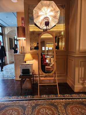 Retro mirror photo booth | Mirror Me Photobooth