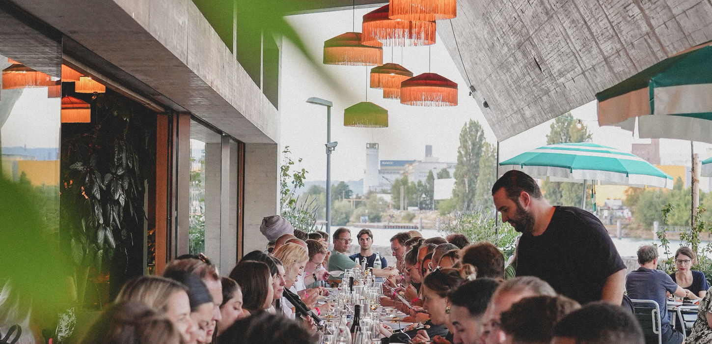 Basso: Vegetarisches Restaurant in Basel direkt am Rhein.