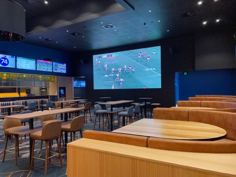 LEGENDS SPORTS BAR | The Builders Club