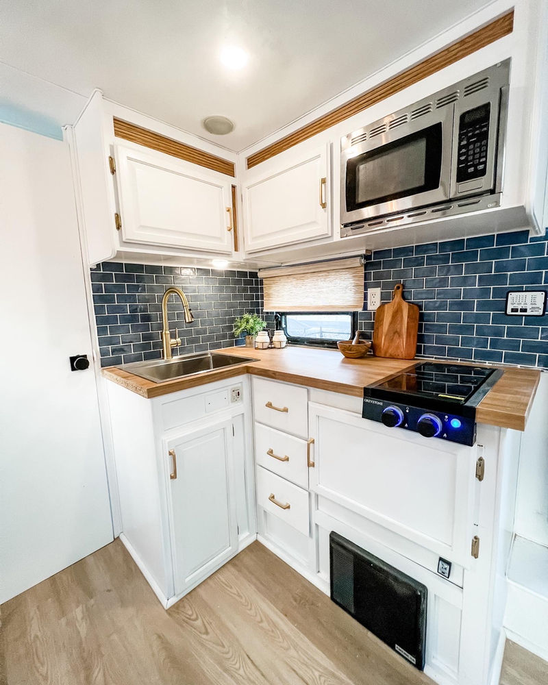 Komfort Trailblazer Kitchen Renovation