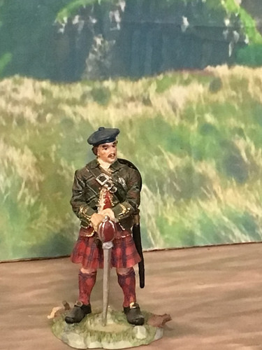 Sculpture Resin Figures Scottish Highlander with Sword | My Hobby ...
