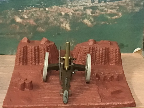 Marx Recast Plastic Cannon Emplacement 18cmx18cm | My Hobby Collectable