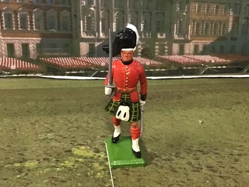 Vintage Britains Ltd. Metal Marching Scottish Gordon Highlander Officer ...