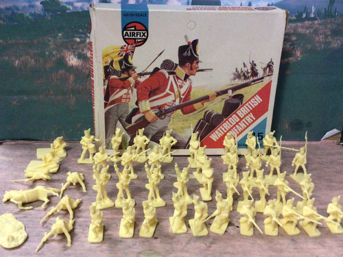 Airfix Set 01745 -9 Waterloo British Infantry 45 Pieces Boxed | My ...