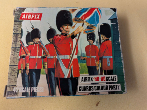 Airfix S2 01702 1/72 Guards Colour Party Plastic Loose Painted Figures ...
