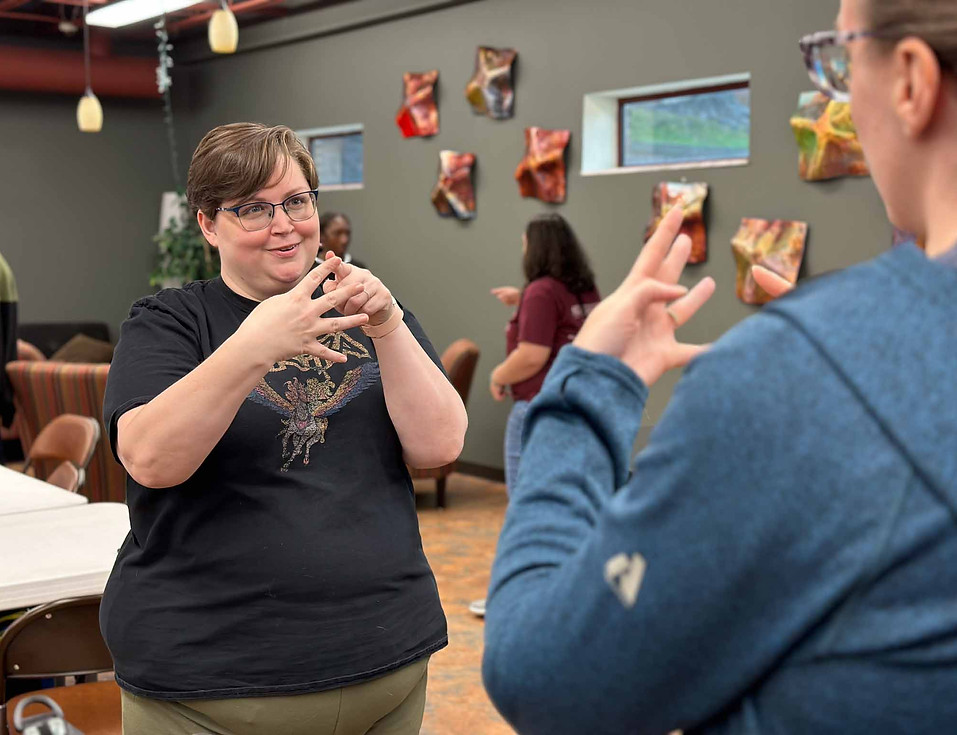 ASL Classes | DEAF, Inc.