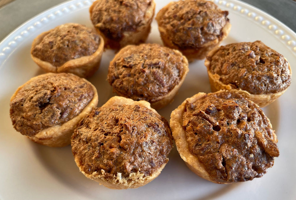 AUNT MAMIE'S PECAN PASTRIES