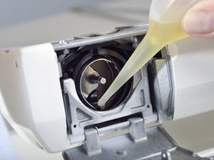 Maxi-Lock Serger Thread Color Chart