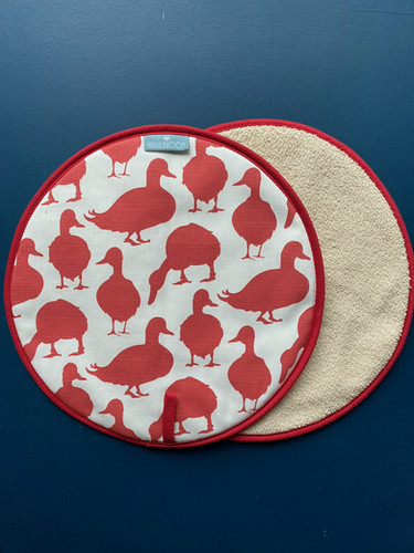 Aga Topper: Duck in Jam red | Willis Bloom