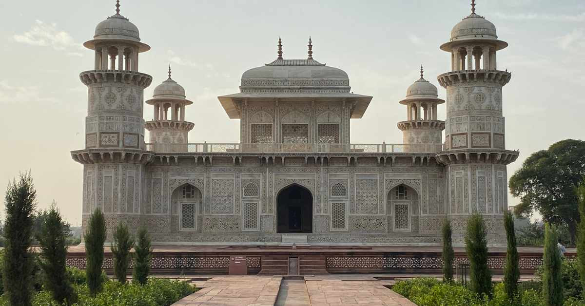 Agra with Our One-Day Tour Package by Car | Vrindavan Packages