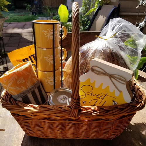 Gift Baskets | Bee-In-Your Bonnet