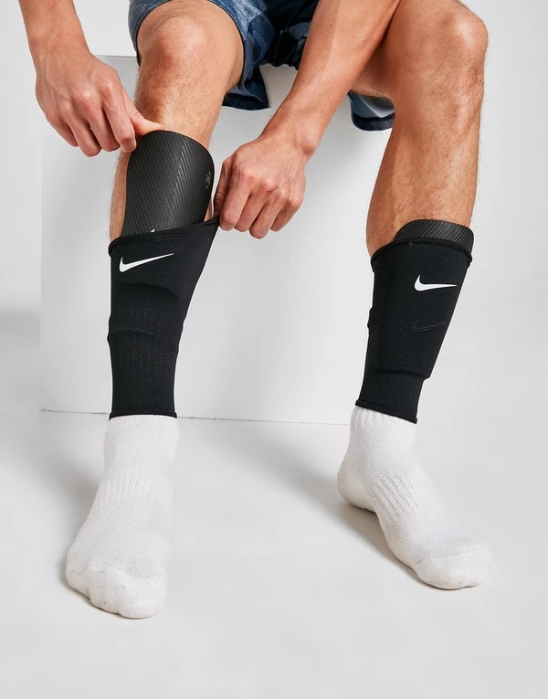 Nike Guard Lock - Black | thesoccerstore