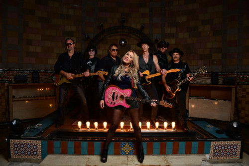 Autographed Picture | Sixgunsally