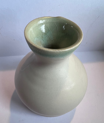 Vase/pot | Kate Tempest Pottery