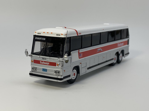 87-0229 / CUSTOM 1:87 1984 MCI MC-9 Trailways "CHARTER" ( black/white ...