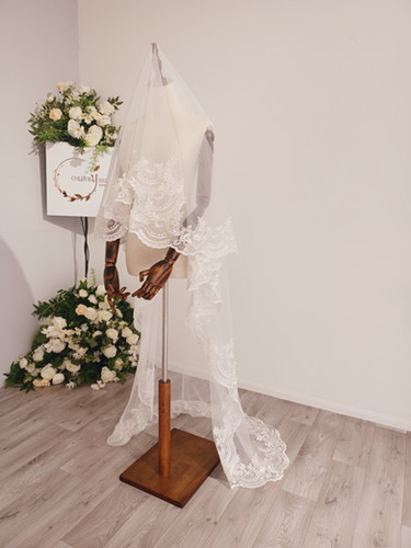 Lacey - Drop Veil With Lace Lily Edging | colourYbridal