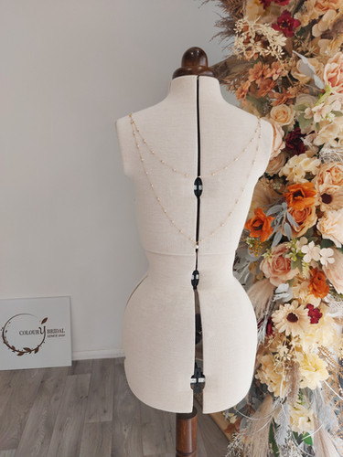 Natalie - Pearl Back Chain | colourYbridal