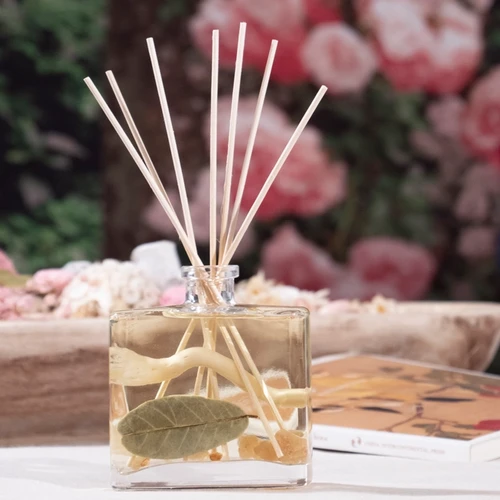 Secrets of Spring Botanical Reed Diffuser | Thegreeneryri