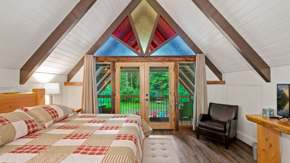 REDTAIL RENDEZVOUS | Betsy's Cabins