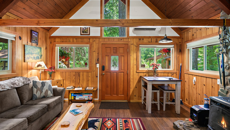 HIKERS HIDEAWAY | Betsy's Cabins