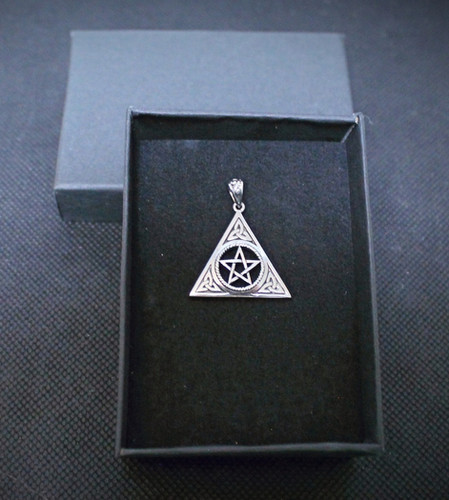 Pentacle sur triangle triquetra - Pentacle on triangle triquetra ...