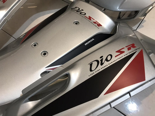 HONDA DIO AF18 Outside Silver Fairings with Black and Red decals | Dee ...