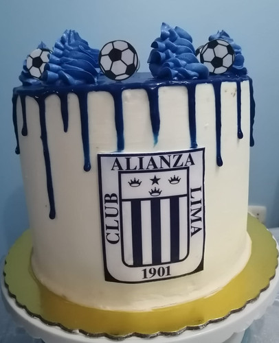 Drip Cake - Alianza Lima | POSTRES KARLITA