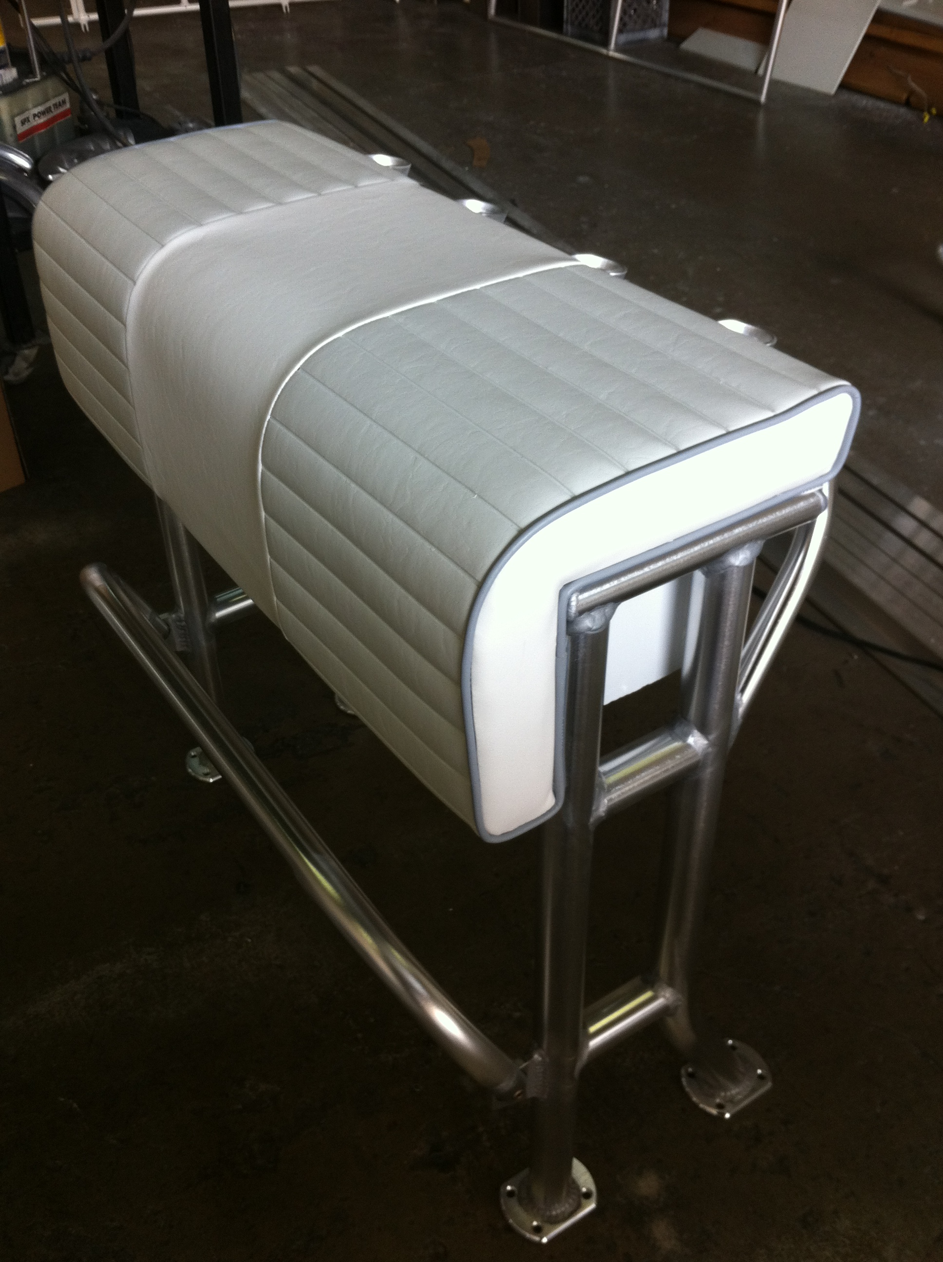 LEANING POST | secustommarine