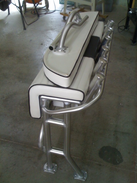 LEANING POST | secustommarine