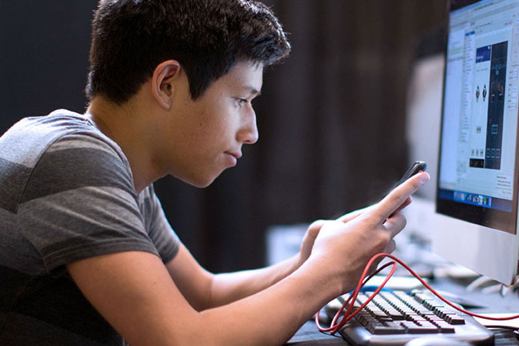 Excessive Computer and Technology Use in Teens: Finding Balance & Solutions
