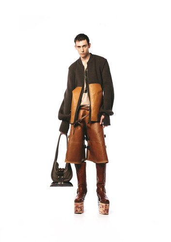 STABLE SHORTS | Leo Prothmann