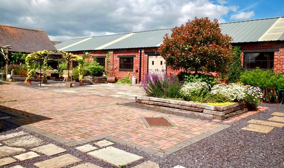 Bromwich Park Farm Weddings: Your Rustic Haven in Oswestry, Shropshire
