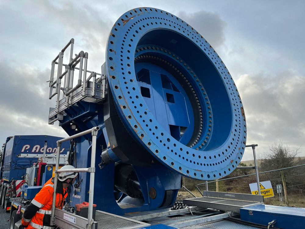 A UK First - Blade Lifter