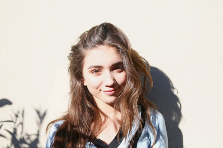 Rowan Blanchard fala sobre Desigualdade Salarial Ensaio de Jennifer ...