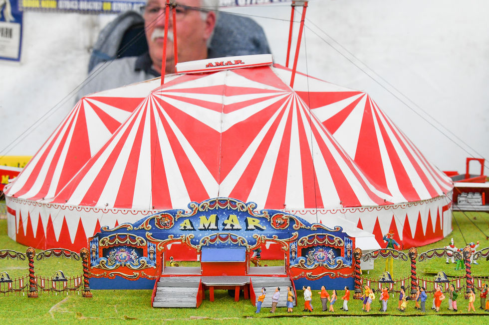 Stephen Cane | circus model builder