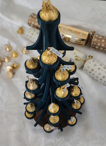 'Kissmas' Tree | Black Rook Creations