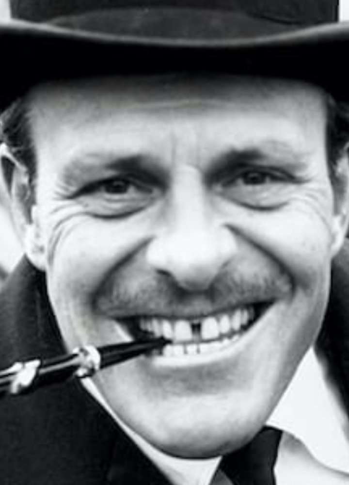 Terry Thomas Sign