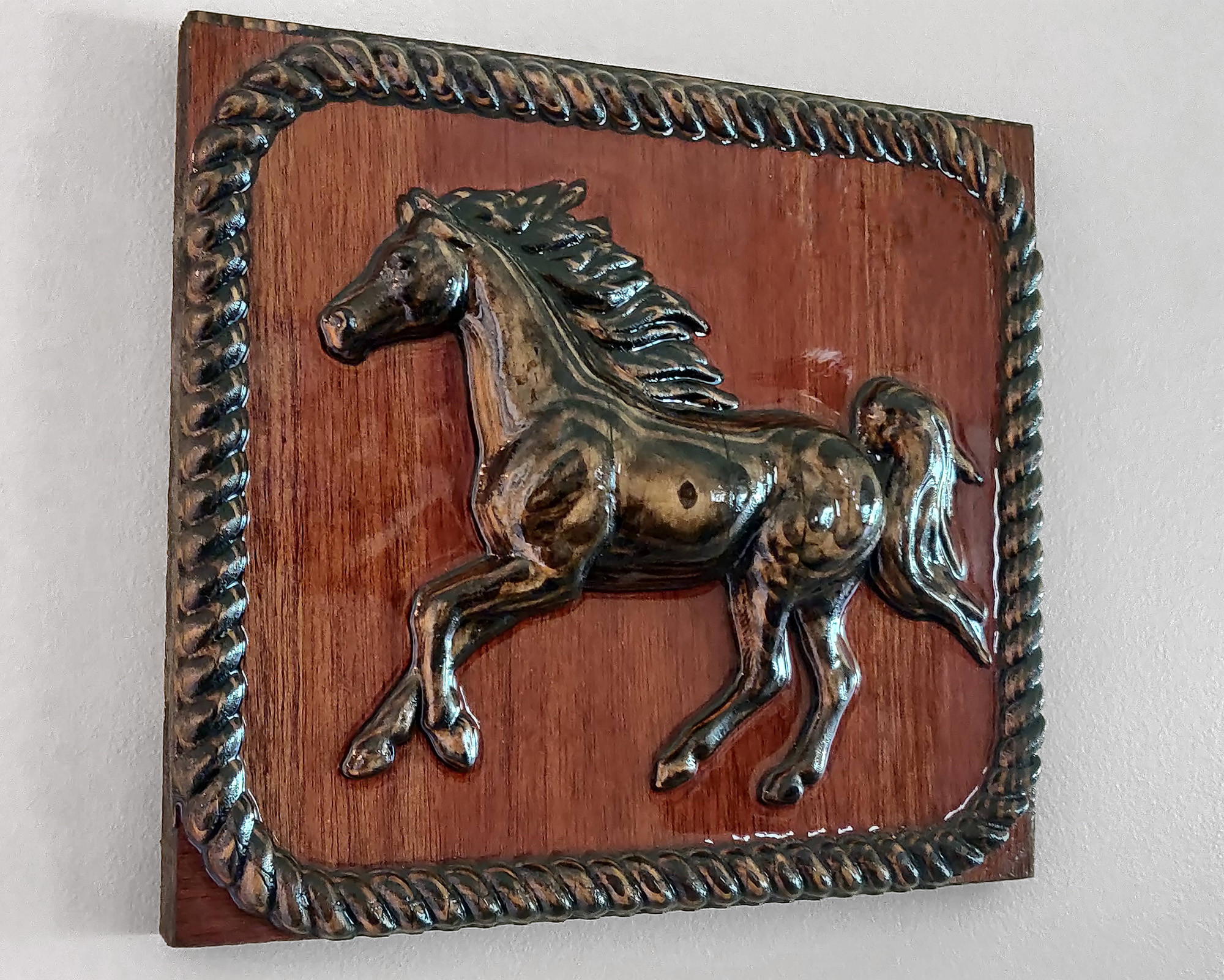 running-horse-3d-carving