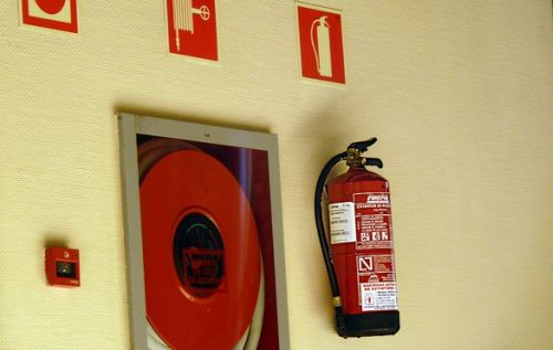 ¿Qué cuidados y mantenimiento se le debe de dar a un extintor?