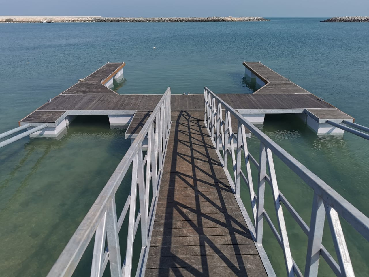 Al Jerraf U Shape Marina Floating Dock & Bridge