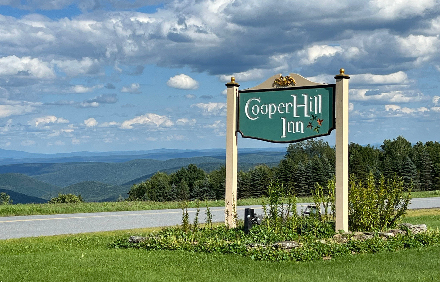 Cooper Hill Inn | hotels in dover vermont | 117 Cooper Hill Road, East ...