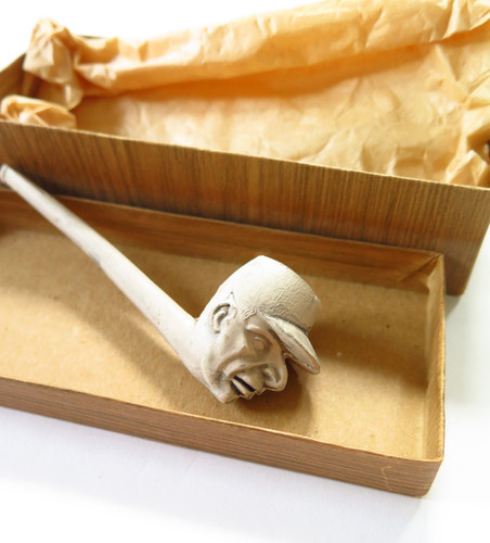 General Charles De Gaulle Clay Pipe | Reds Militaria